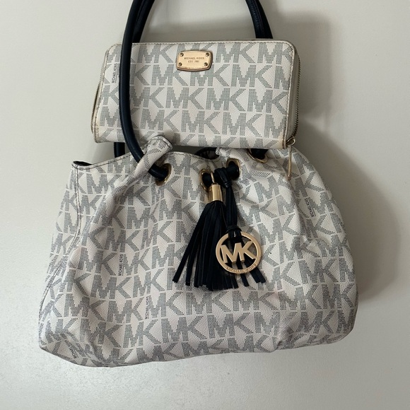 KORS Michael Kors | Bags | Mk Michael Kors Blue White Purse With Wallet ...